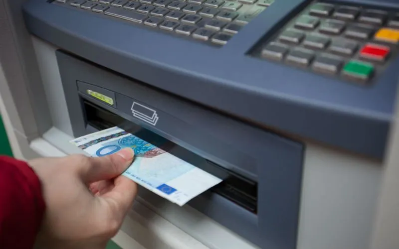 Gebruik jij je bankkaart veilig? Veel mensen maken deze fout bij de ...