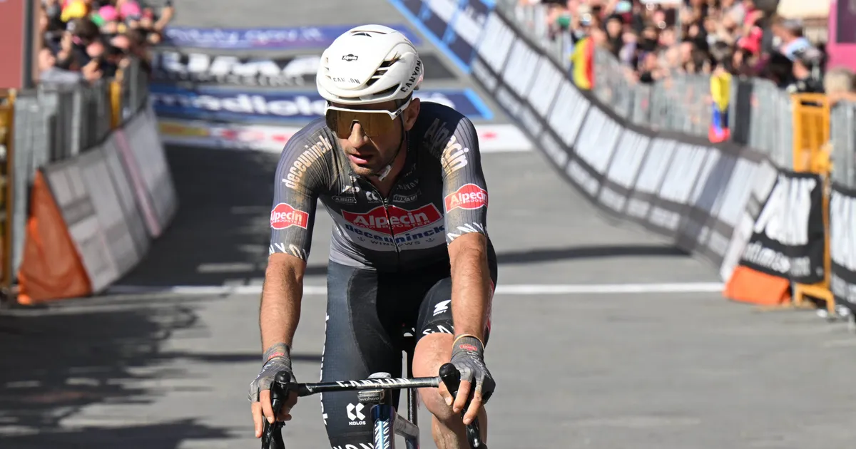 TRANSFERMARKT: Mathieu van der Poels Klassiker-Helfer Edward Planckaert ...