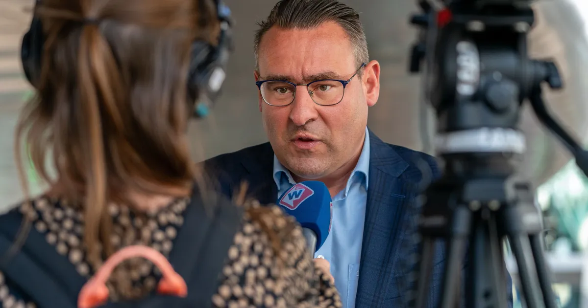 Richard de Mos eist schadevergoeding: ‘Vijf jaar lang keiharde smaad en laster!’