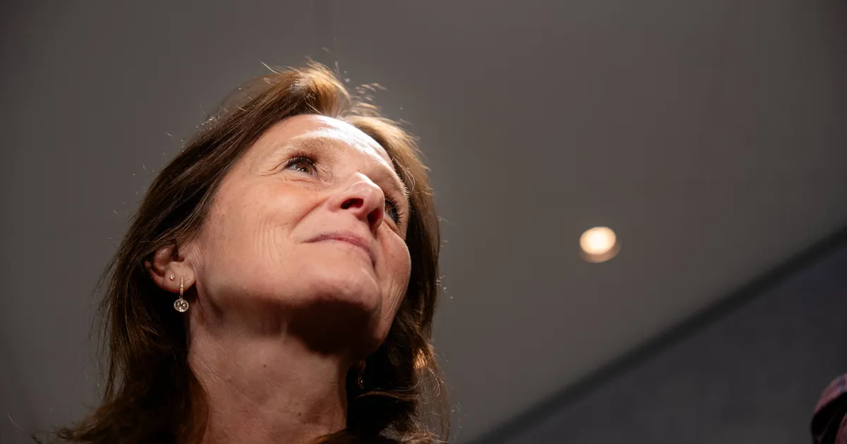 NSC-leider Nicolien van Vroonhoven fileert Yeşilgöz om asielpost | DDS