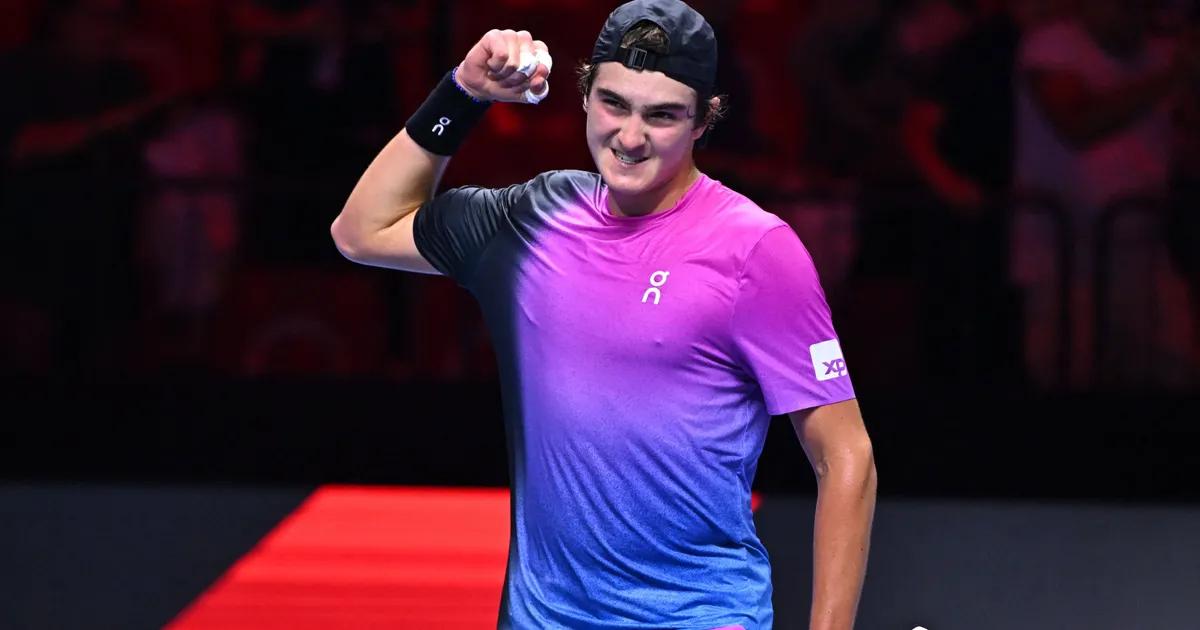 Next Gen ATP Finals 2024: Learner Tien sorprende a Alex Michelsen y ...