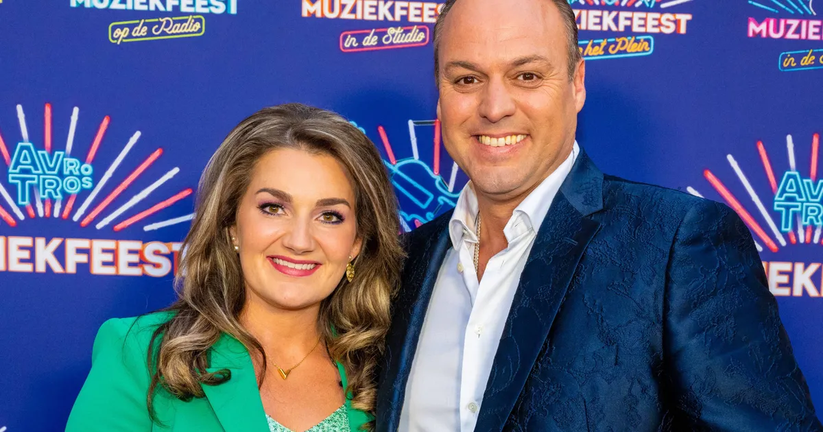 Ex-man Sieneke wakkert geruchten over affaire met Frans Bauer aan ...