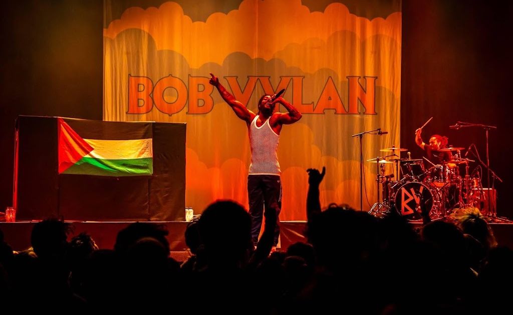 Centraal Joods Overleg vecht beslissing OM over Bob Vylan aan