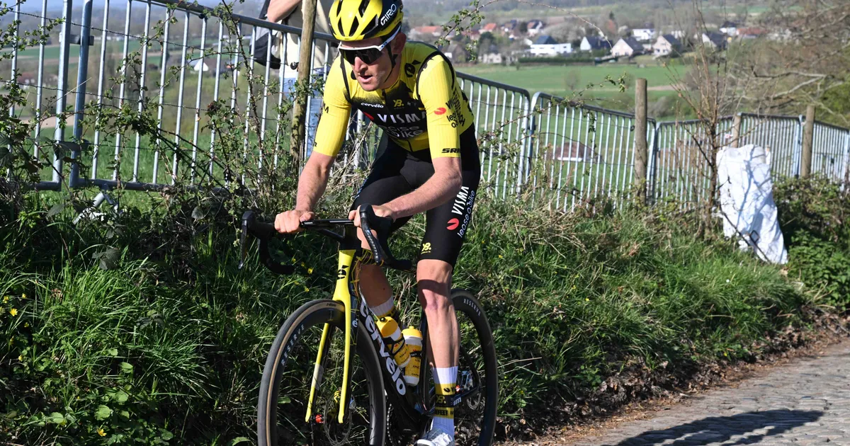 Tiesj Benoot verwacht sterke Wout van Aert in Parijs-Roubaix: "Ik denk dat hij nog beter kan dan ...