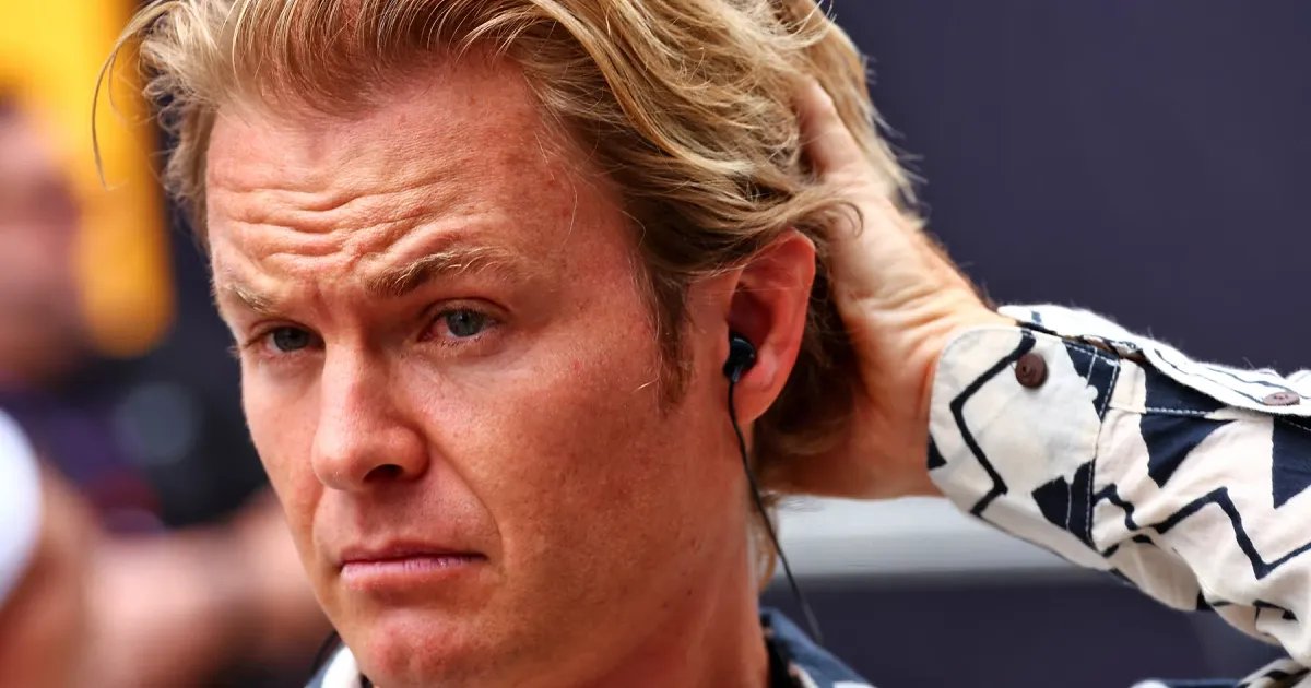 Hamilton slammed by former F1 rival due to his Abu Dhabi choices: "A shame"
