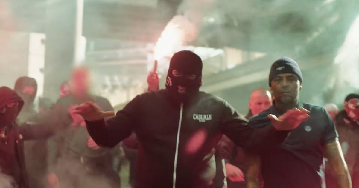 Ajax-hooligan rappers Mocro5th en Sepa vieren kampioenschap met 'Op het ...