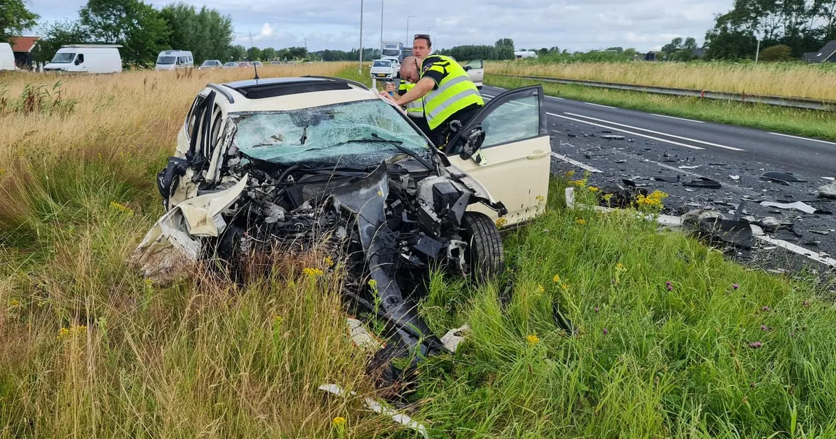 Enorme ravage en een gewonde bij zwaar ongeval op N9 bij Schoorl