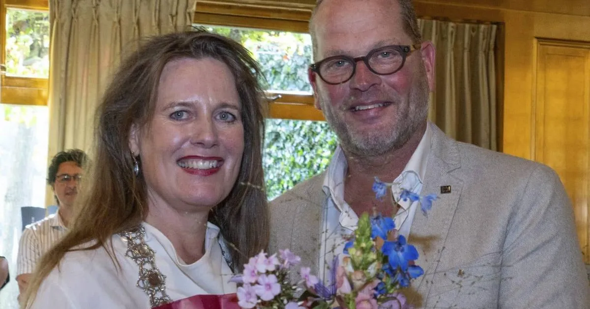 Ere-insigne in goud voor Peter Visser