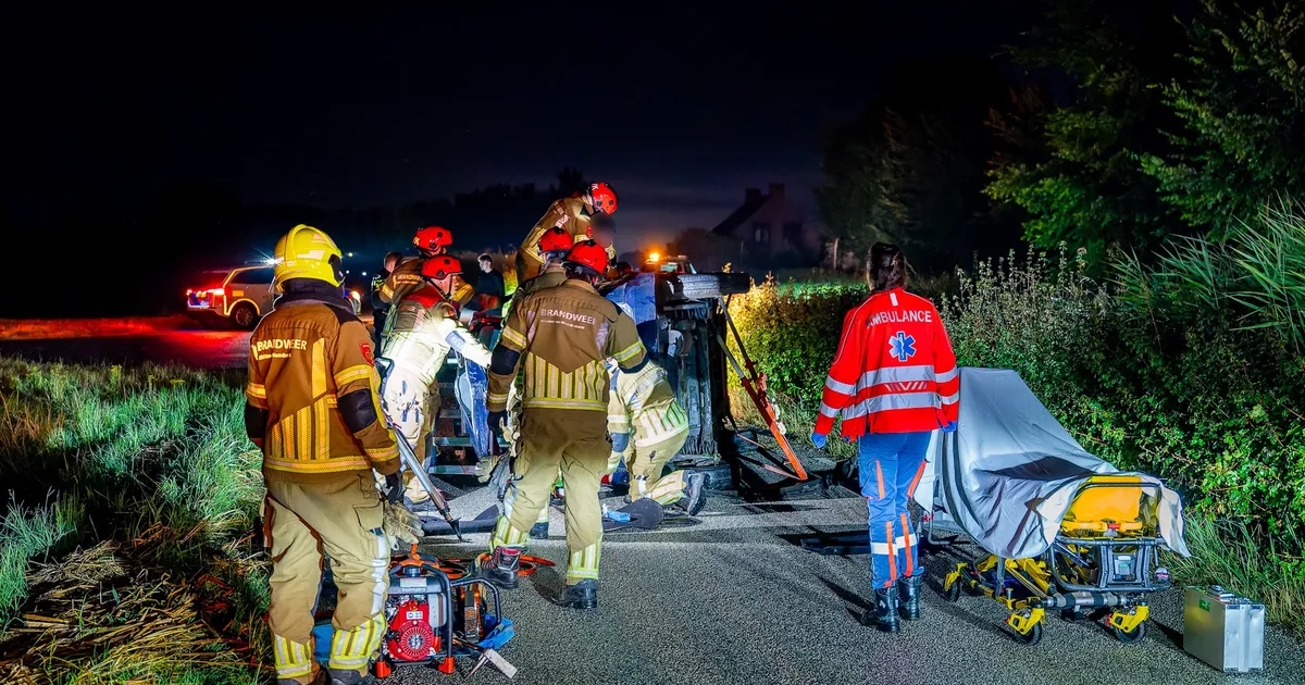 Eenzijdig ongeval op N283 bij Hank: automobilist raakt gewond