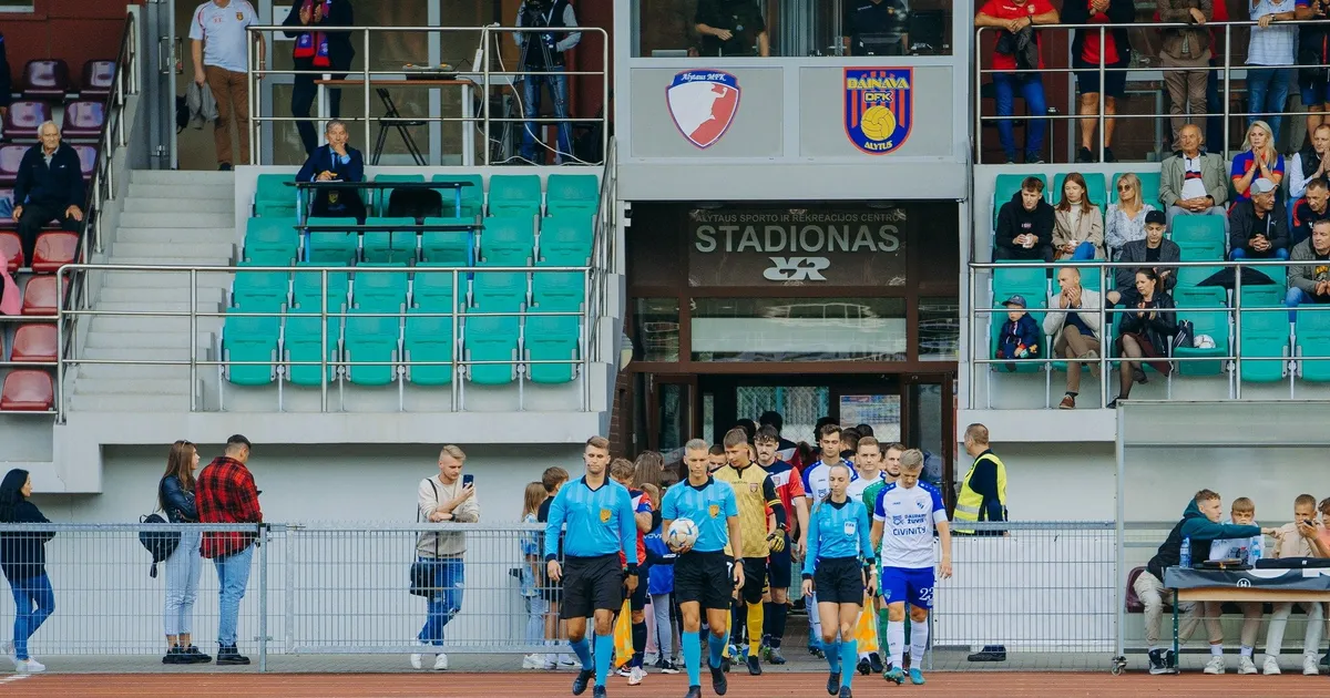 DFK „Dainava“ sporto vadovas: „Kartais Alytaus stadione vyksta šunų ...