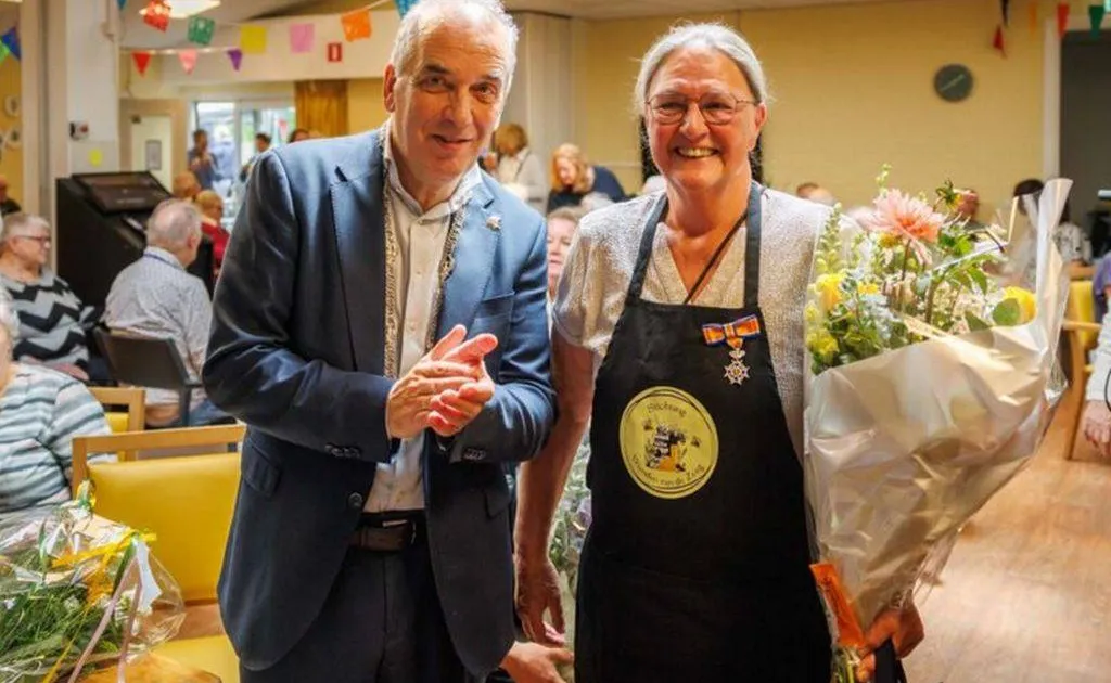 Koninklijke onderscheiding Riek Bouma voor jarenlange inzet de Zeeg