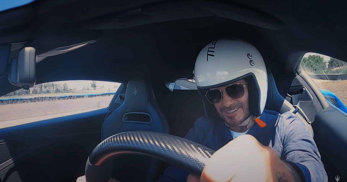 Beckham in pista con Maserati MC20: eccolo al volante della supercar ...