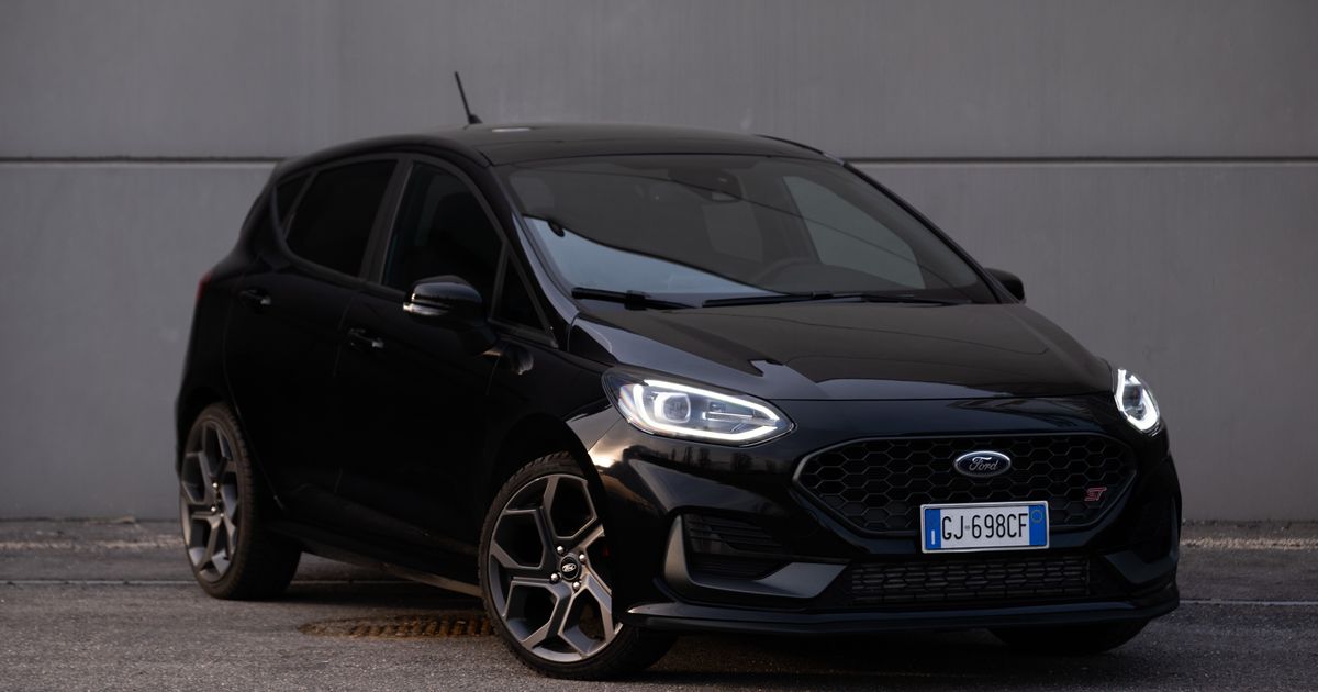 Ford Fiesta ST 2023: prova su strada, novità, interni, prezzo