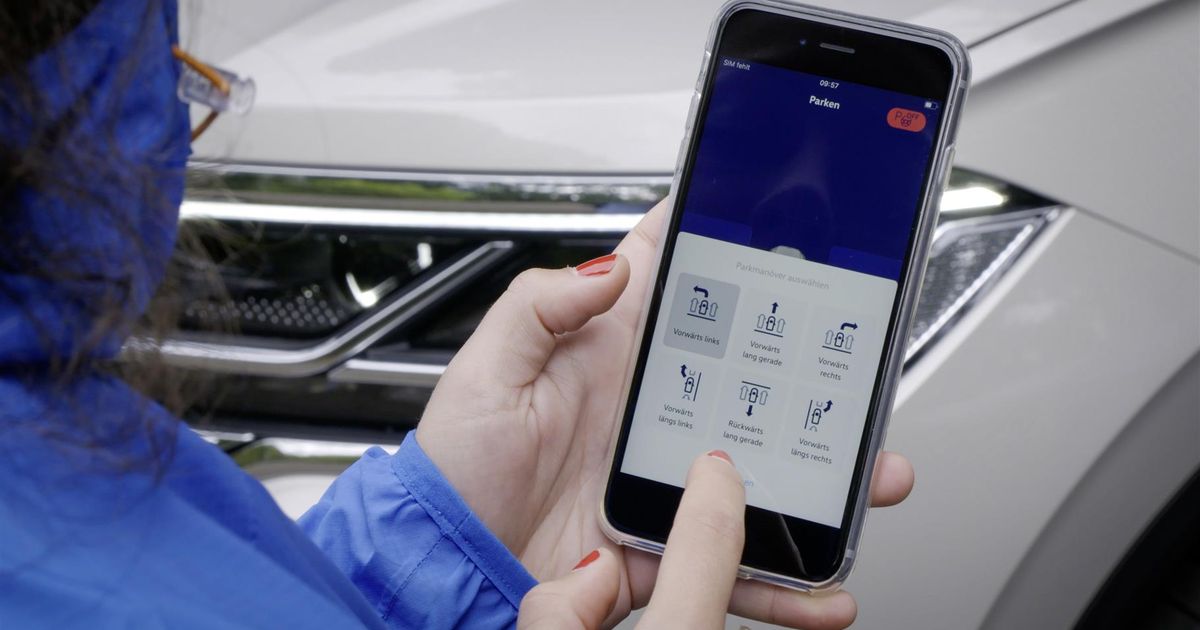 Parcheggiare l’auto con lo smartphone? Ecco come si fa [VIDEO]