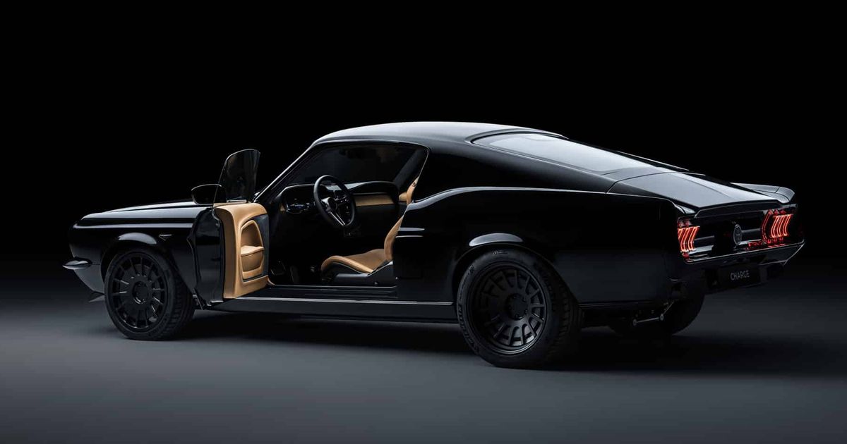 Ford Mustang Fastback: via il V8, spazio all'elettrico con l'elektromod