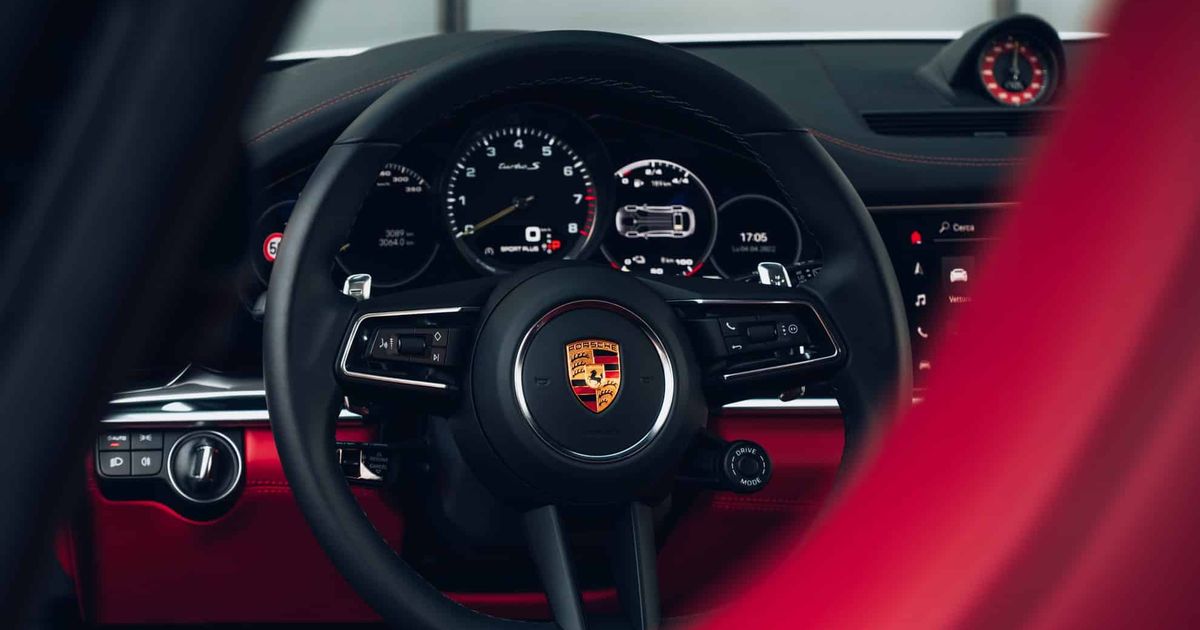 Porsche vola in Borsa: al debutto 84 euro per azione