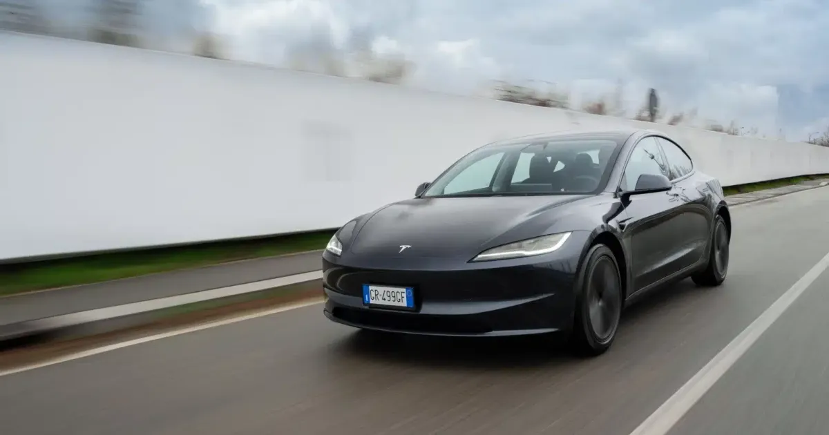 Tesla Model 3 Long Range: taglio del prezzo per rientrare nel Bonus ...