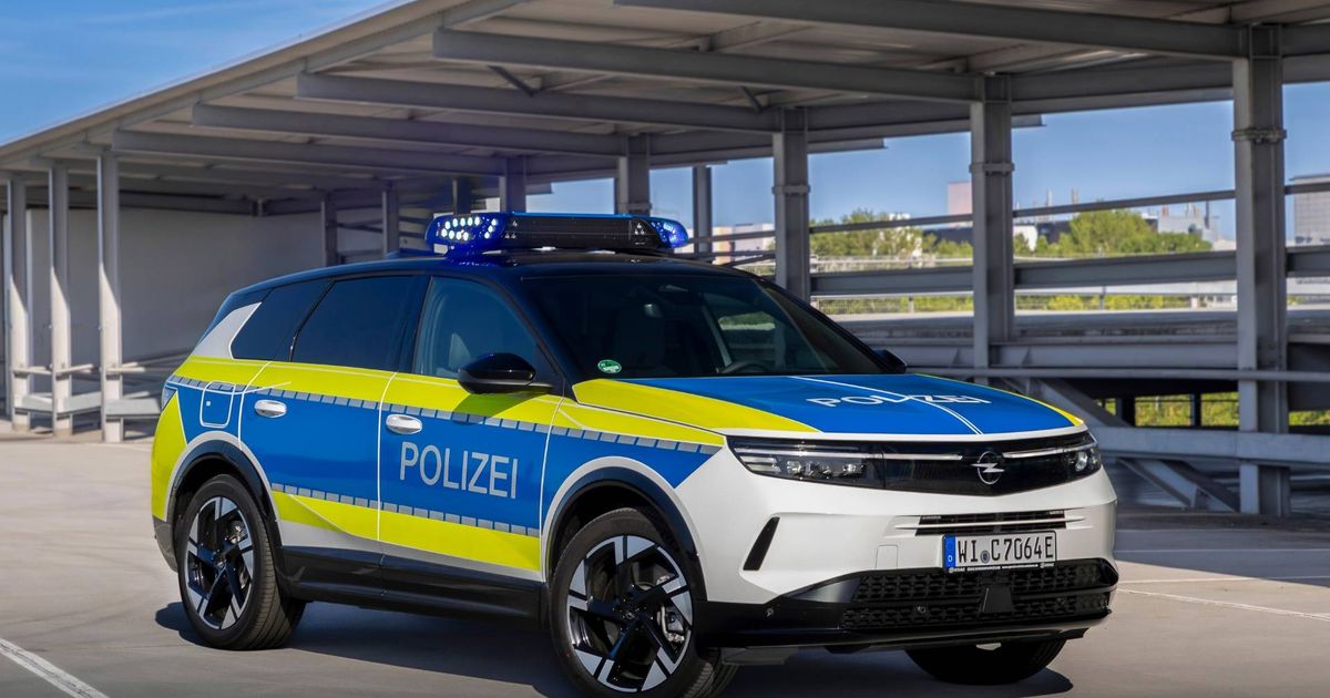 Dalle autostrade alle forze dell'ordine: Opel Grandland debutta in ...