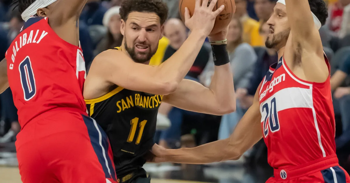 Steph Curry pokes fun at Klay Thompson after losing free-throw title