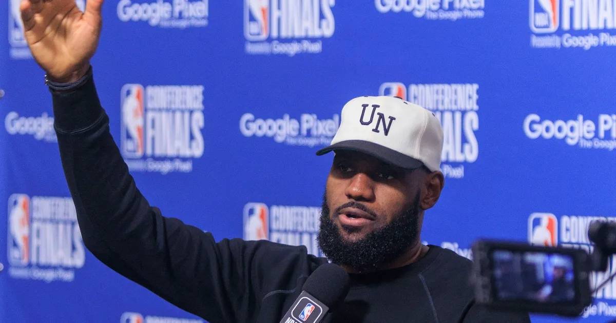 LeBron James with yet another historic achievement! 40K points for the ...