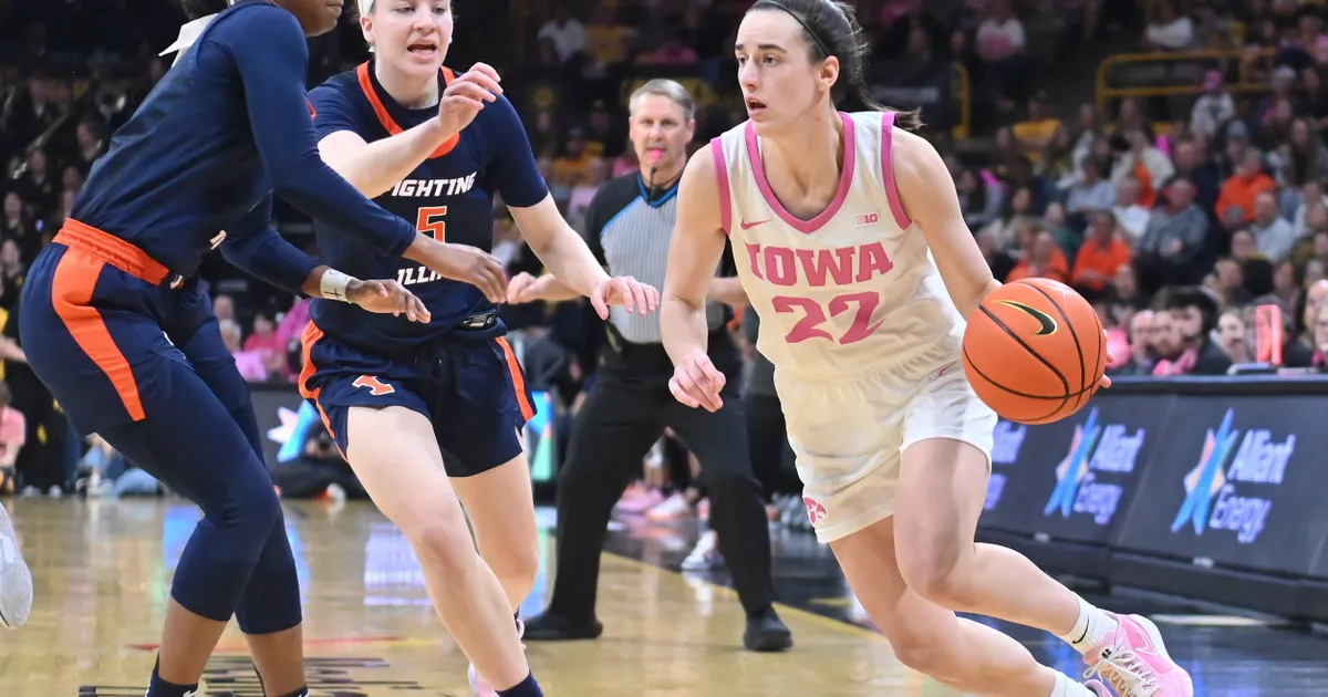 Caitlin Clark celebrated Kobe Bryant with her shoe selection on Monday ...