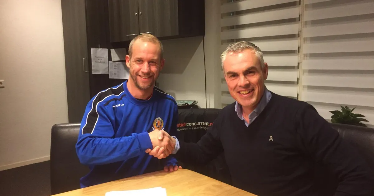 Trainer Bram Remkes verlengt contract bij VV Ewijk