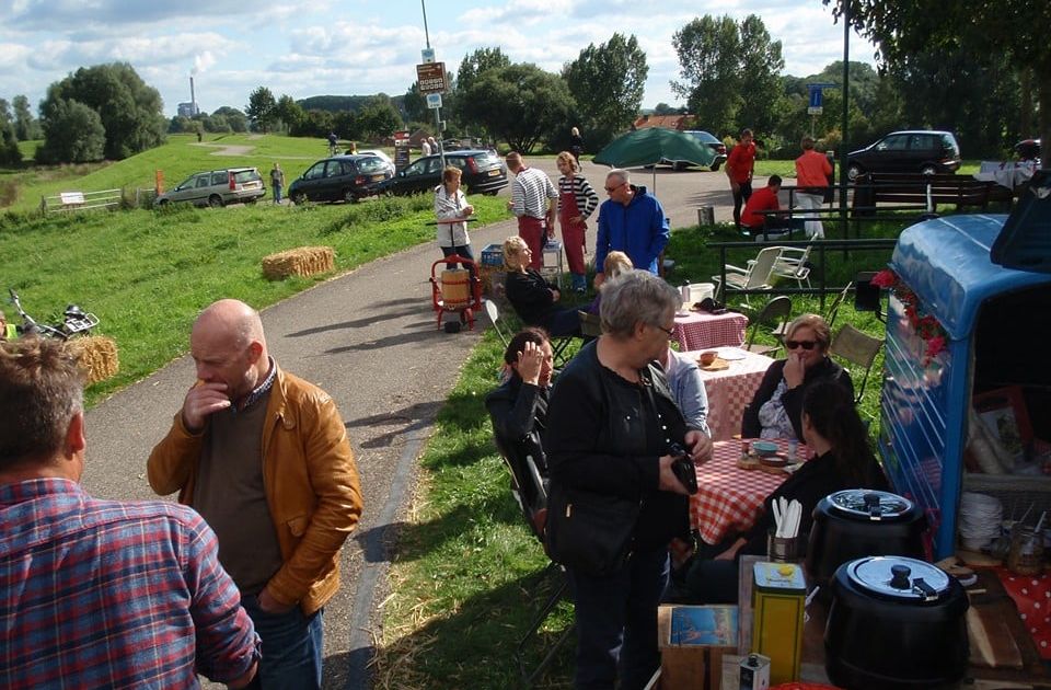 Pop-up terras opent weer op dijk Beuningen
