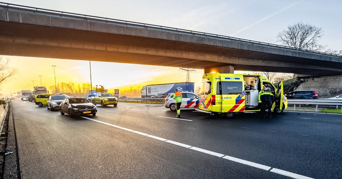 Dodelijk ongeval op A73 bij Ewijk: weg richting Arnhem en Druten afgesloten