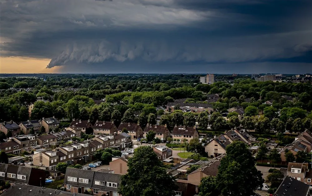 Stevige regen- en onweersbuien op komst