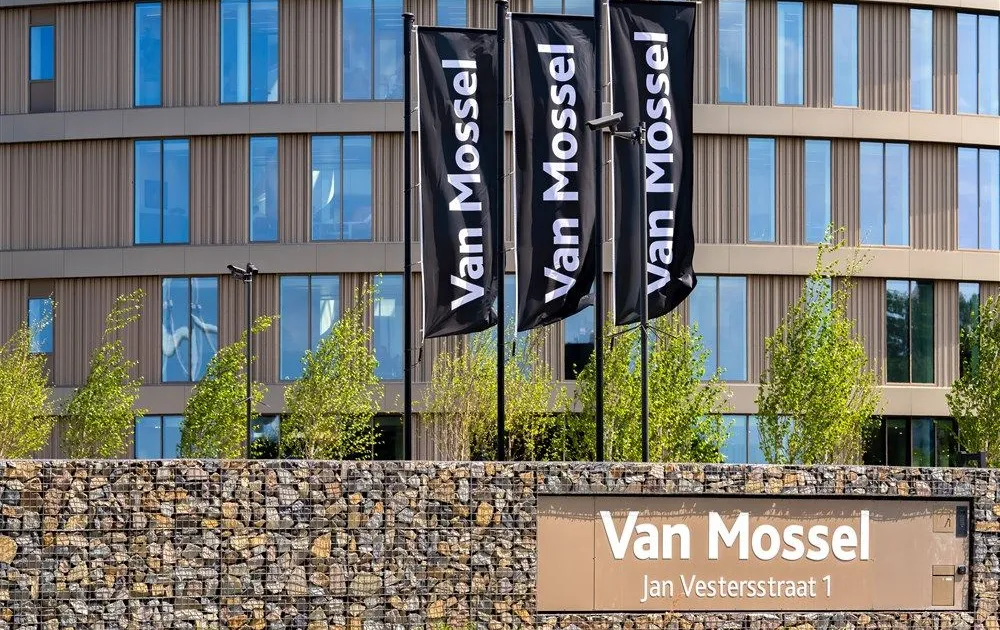 Van Mossel Automotive Groep neemt Duitse concurrent over en breidt fors uit