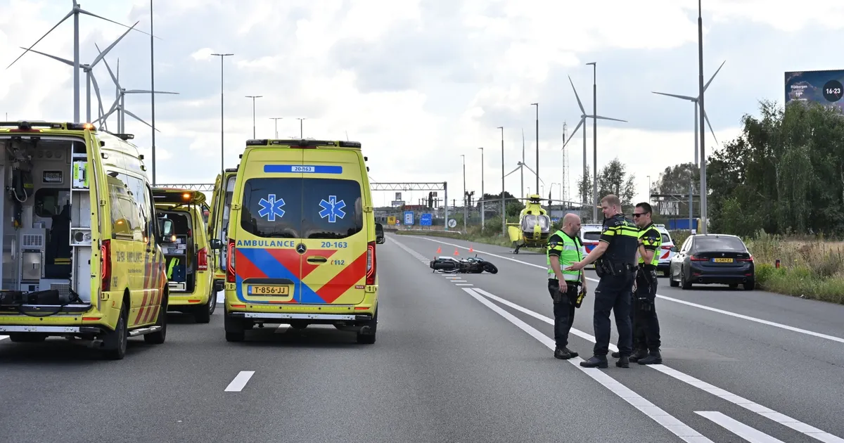 Dode en zwaargewonde bij ongeval met motor op A16 bij Breda