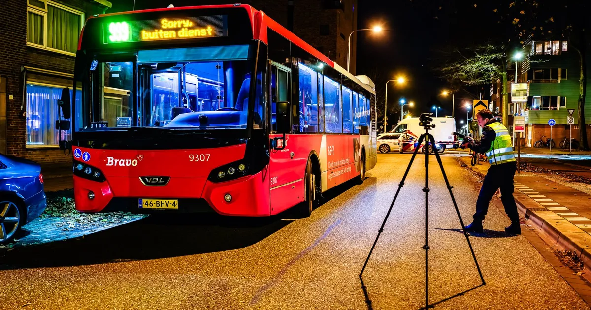 Voetganger aangereden door stadsbus in Tilburg.