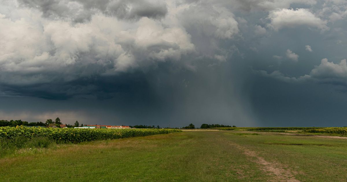 Na uitzonderlijke hete vrijdag volgen stevige regen- en onweersbuien