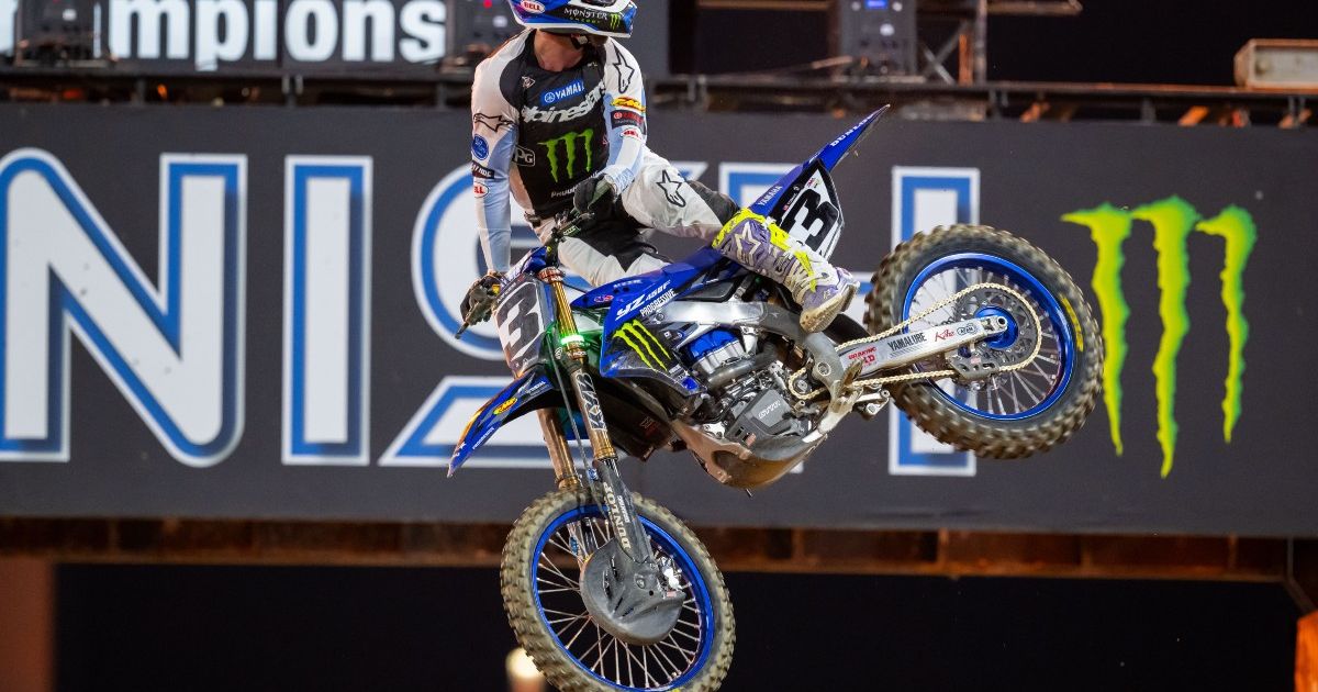 Eli Tomac batte Jett Lawrence e conquista San Diego dell'AMA Supercross