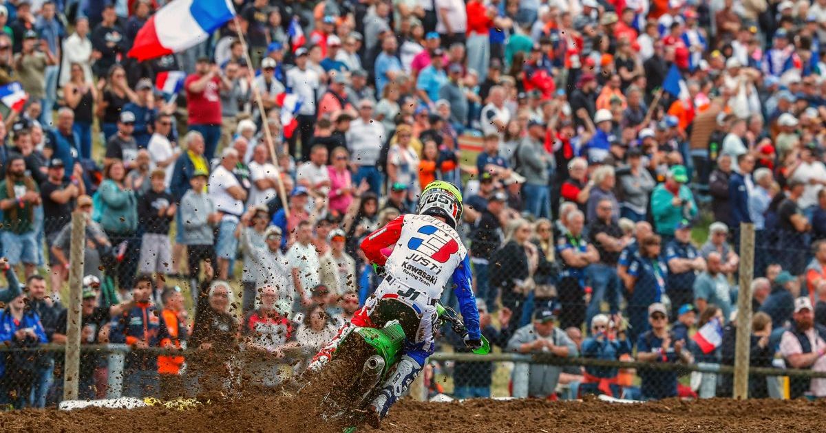 Motocross MXGP Ernée: Romain Febvre fa impazzire il pubblico francese