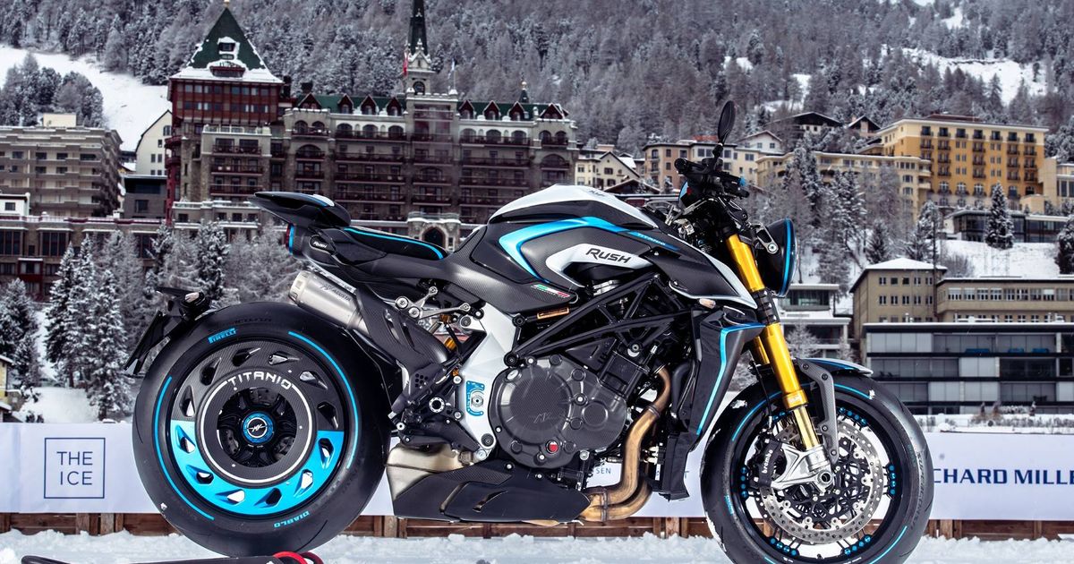 MV Agusta svela Rush Titanio: l’hyper‑naked definitiva in soli 300 ...
