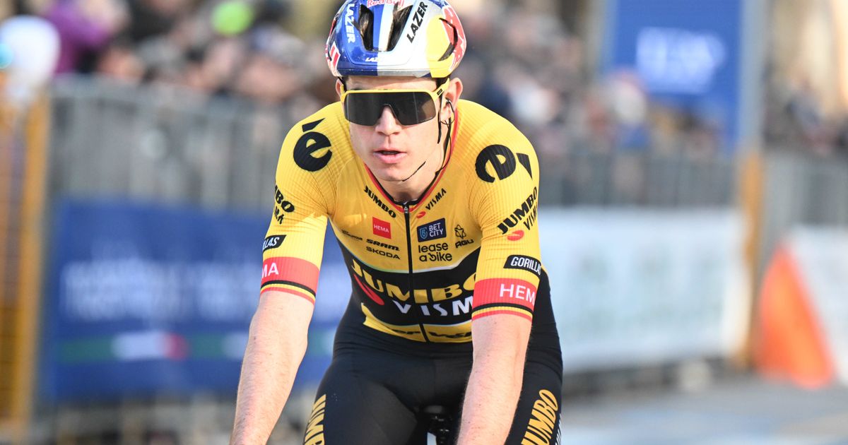 Nathan Van Hooydonck ready to serve van Aert at Tour of Flanders ...