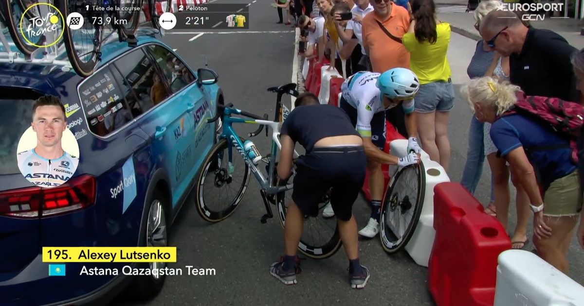 VIDEO: Alexey Lutsenko seemingly points out a tac in his wheel as he ...