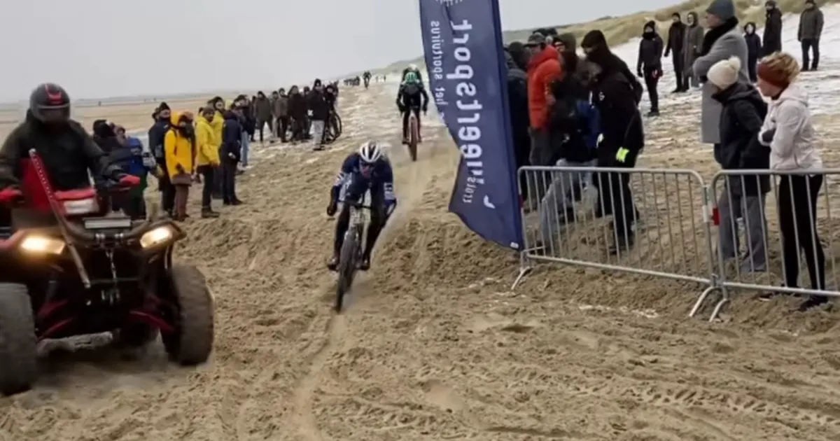 Tim Merlier takes victory in Bredene Beach Race after narrowly avoiding ...