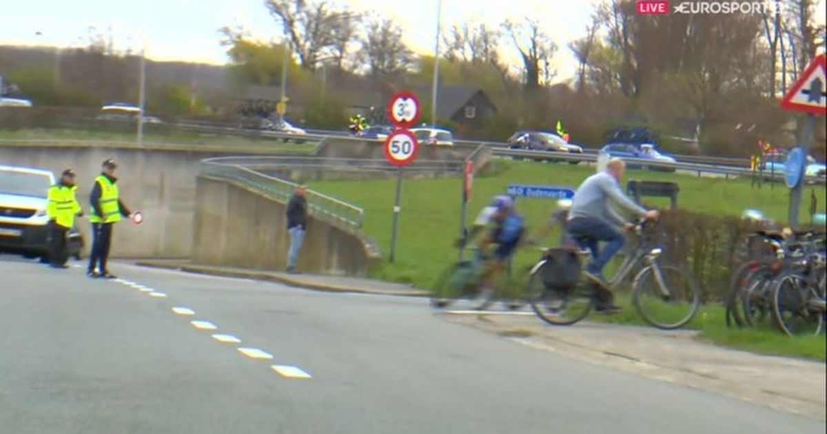 VIDEO: Disaster narrowly avoided as man crazily crosses road just ...