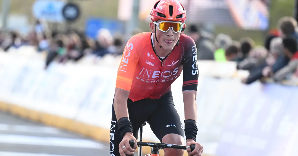 VIDEO: Joshua Tarling disqualified from Paris-Roubaix after sticky bottle