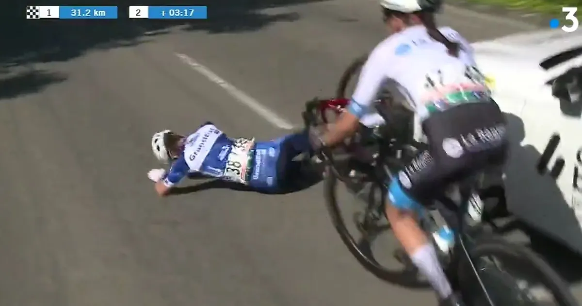 VIDEO: French U19 riders suffer brutal crash because of team car's ...