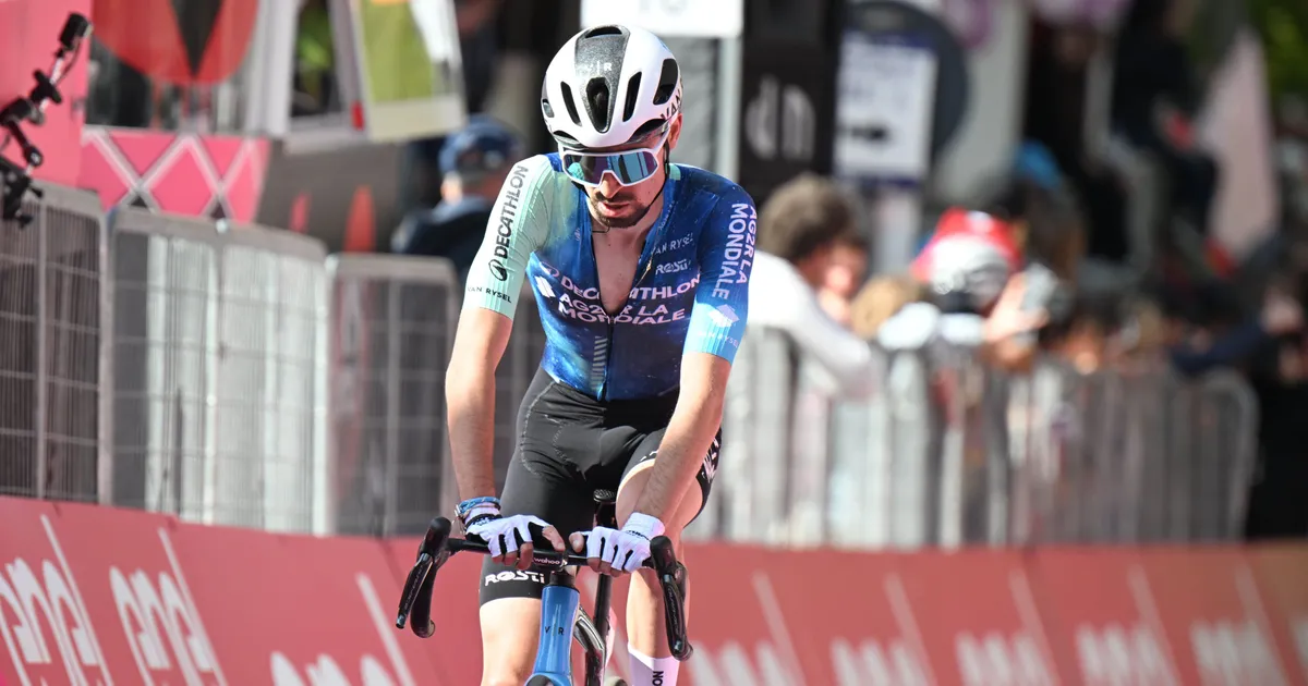 Giro d'Italia: Valentin Paret-Peintre takes first pro win atop Bocca ...