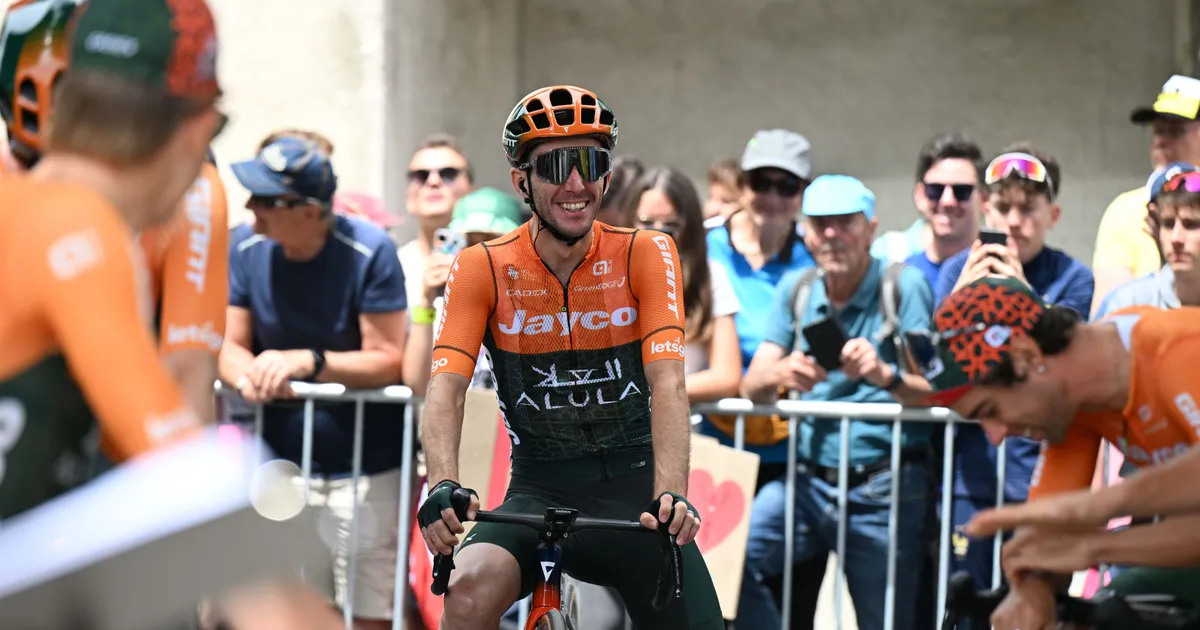 Discover the startlist of the 2024 Japan Cup including Simon Yates ...