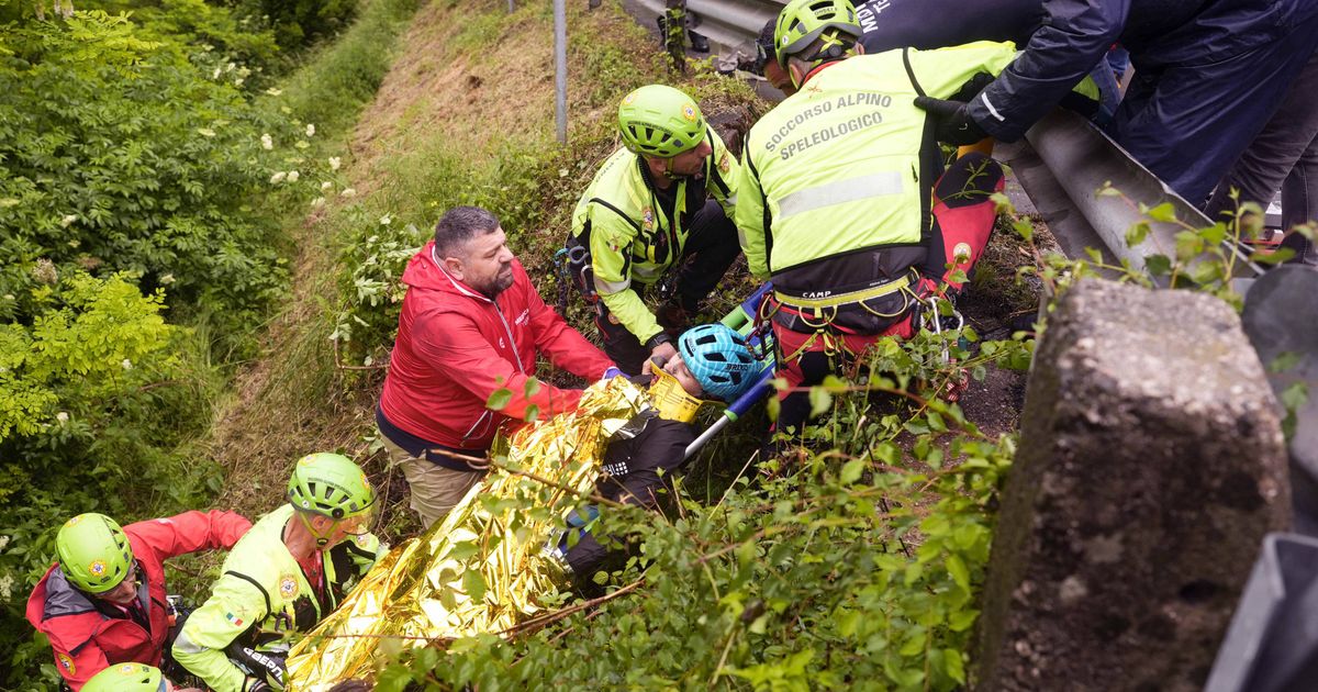VIDEO | Alessio Martinelli conscious and stable after crashing into ...