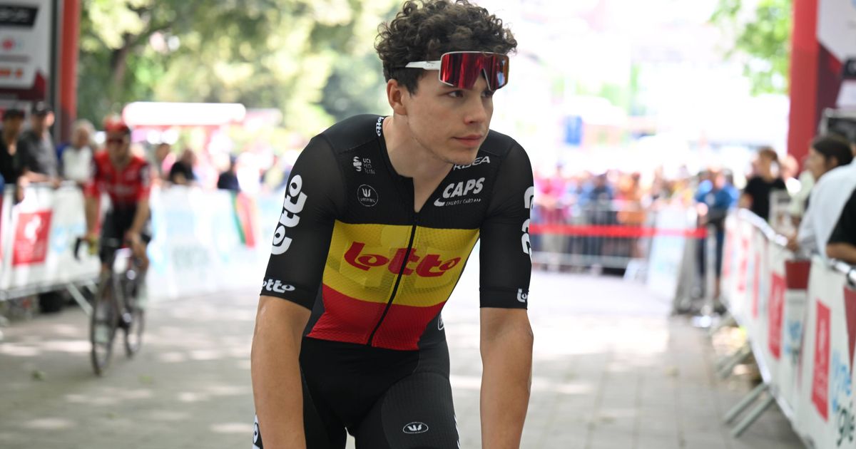 Arnaud De Lie and Lennert van Eetvelt lead the way for Lotto in pursuit ...