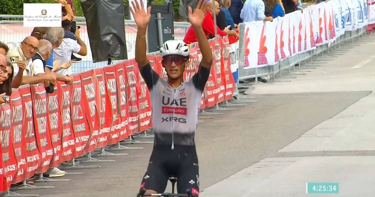 Win number 82 for UAE - Unstoppable Isaac del Toro takes solo victory ...