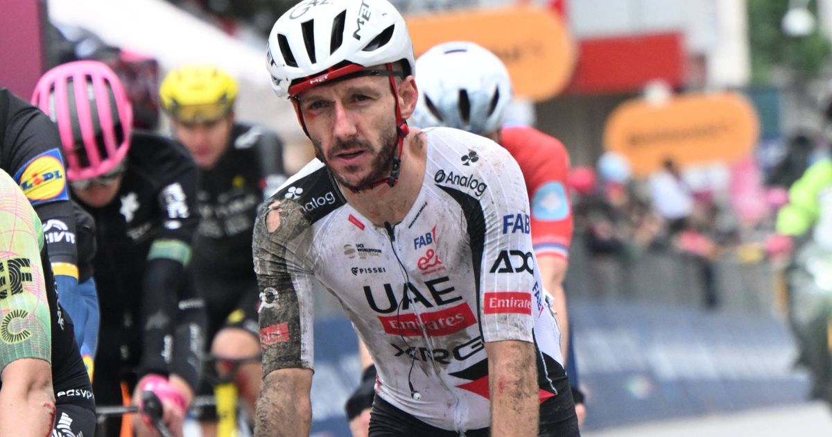 UAE’s Giro d’Italia nightmare gets even worse as Adam Yates abandons ...