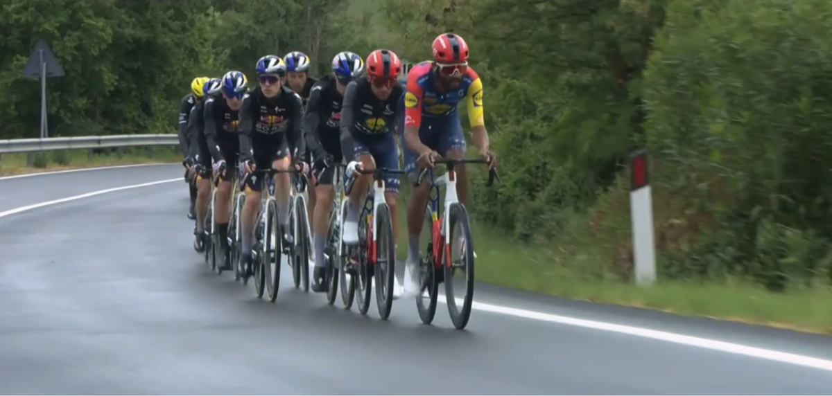 "I struggle with pink jersey rider riding at the front like that ...