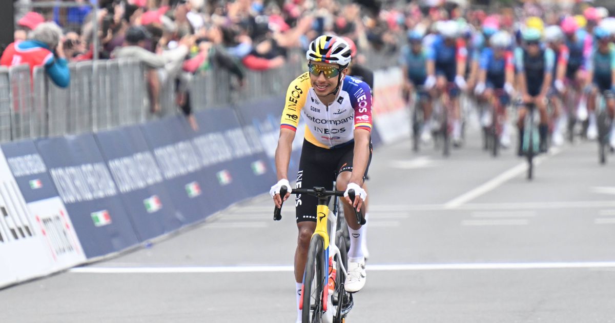 "It was really windy" - Egan Bernal dropped early on the Blockhaus and ...
